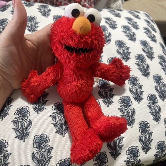 Hasbro | Small Pets | 23 Sesame Street Elmo Plush Stuffed Toy Red 12 ...